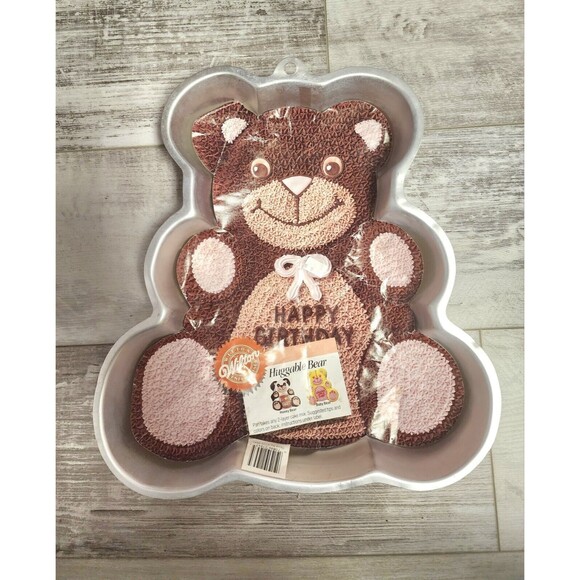 Wilton | Kitchen | Vintage 982 Wilton Huggable Bear Used Aluminum Cake ...